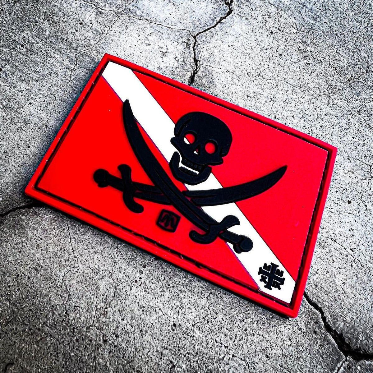 The Jolly Roger Patch – Black Mask Divers